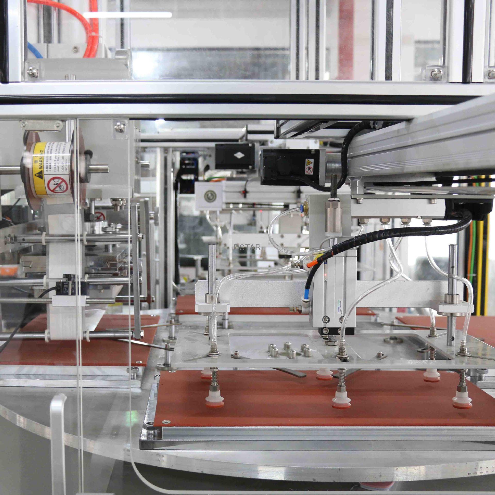 Automatic heat transfer printing machine for leather sheet